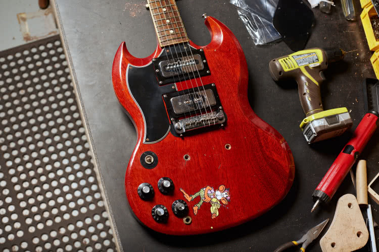 Gibson prezentuje model Tony Iommi 'Monkey' 1964 SG Special Replica